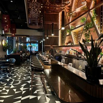 PLANTA - Updated July 2024 - 1457 Photos & 424 Reviews - 413 N Clark St ...