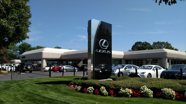 LEXUS OF SMITHTOWN - Updated October 2025 - 41 Photos & 88 Reviews ...