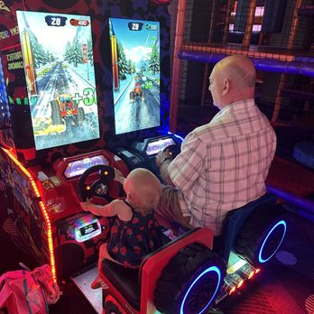 SURGE ENTERTAINMENT BY DREW BREES - Updated January 2026 - 81 Photos & 49 Reviews - 3201 Airport ...