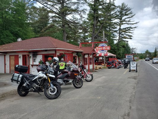 TAIL O’THE PUP - Updated September 2025 - 171 Photos & 273 Reviews ...