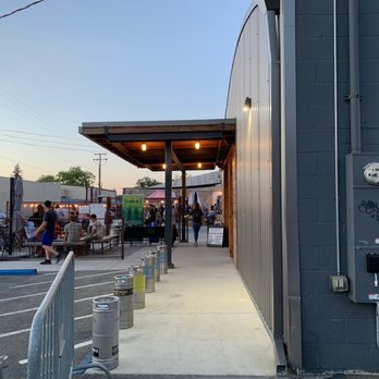 SACYARD COMMUNITY TAP HOUSE - Updated February 2025 - 362 Photos & 266 ...