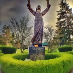 HOLYROOD CEMETERY - 29 Photos & 10 Reviews - 205 NE 205th St, Shoreline ...