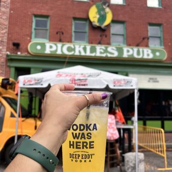 PICKLES PUB - Updated August 2025 - 335 Photos & 467 Reviews - 520 ...