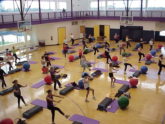 NILES FAMILY FITNESS CENTER - 15 Photos & 21 Reviews - Gyms - 987 Civic ...