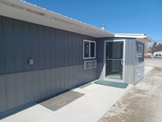 ROAD RUNNER BAR AND GRILL - Updated October 2025 - 27 Photos - 705 ...