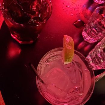 STREAMLINE TAVERN - Updated December 2025 - 74 Photos & 116 Reviews ...