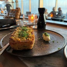 AERA - Updated November 2024 - 122 Photos & 33 Reviews - 8 Spadina ...