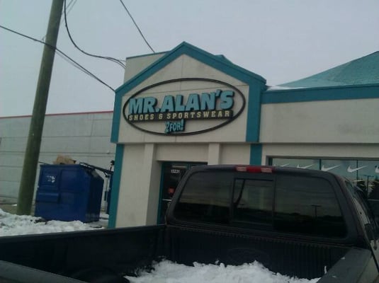 MR. ALAN’S - Updated January 2026 - 15231 Michigan Ave, Dearborn ...