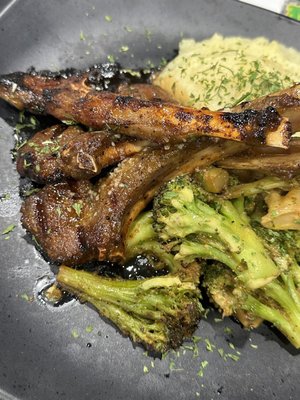 THE SPOT SPORTS BAR AND GRILL - Updated June 2024 - 35 Photos & 31 ...