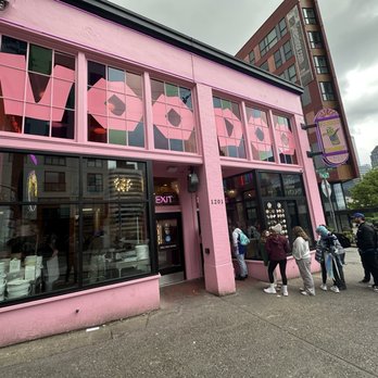 VOODOO DOUGHNUT - Updated August 2025 - 343 Photos & 93 Reviews - 1201 ...