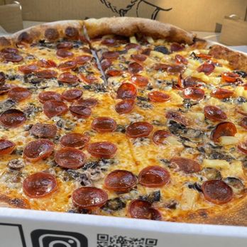 DANNY BOY’S FAMOUS ORIGINAL PIZZERIA - Updated November 2024 - 382 ...