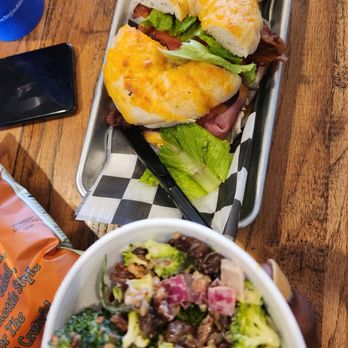 BOGIES DELICATESSEN - Updated November 2025 - 43 Photos & 70 Reviews ...