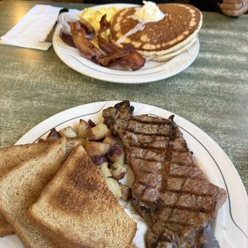 SILVERADO CAFE - Updated November 2025 - 310 Photos & 266 Reviews ...