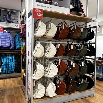 UNIQLO - STATE ST. - Updated September 2025 - 52 Photos & 40 Reviews ...