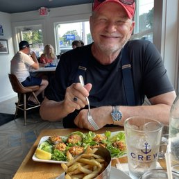 CREW OGUNQUIT - Updated July 2024 - 212 Photos & 98 Reviews - 8 Shore Rd, Ogunquit, Maine ...