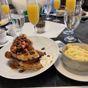 HAMPTONS - 173 Photos & 136 Reviews - 33 N Main St, Sumter, South ...