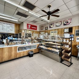 NEW YORK DELI AND COFFEE SHOP - Updated September 2025 - 601 Photos ...