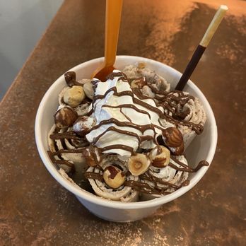 HOLY ROLY ICE CREAM - Updated May 2024 - 995 Photos & 661 Reviews ...