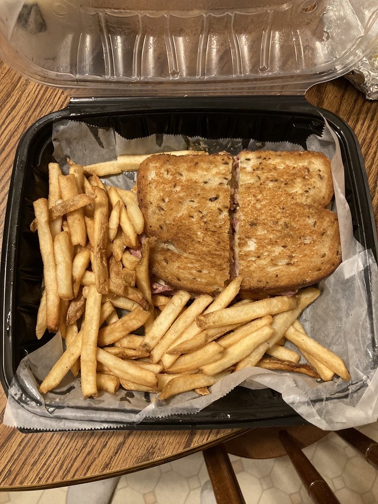 MOONEY’S SPORTSBAR & GRILL - Updated January 2025 - 76 Photos & 82 ...