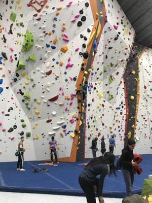 THE CLIFFS AT CALLOWHILL - 16 Reviews - Climbing - 1010 Callowhill St ...
