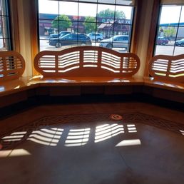 FEATURES SPORTS BAR & GRILL - Updated December 2025 - 28 Photos & 30 ...