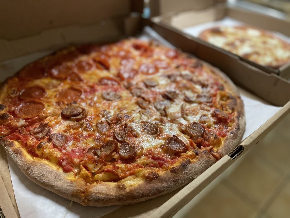 LA ROSSA PIZZERIA - Updated October 2025 - 90 Photos & 76 Reviews - 199 ...