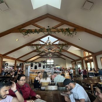 MOUNTAIN VIEW VINEYARD, WINERY, BREWERY & DISTILLERY - Updated 05/2025 ...