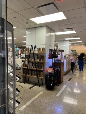 METHODIST HOSPITAL GIFT SHOP - Updated December 2025 - 6565 Fannin St ...