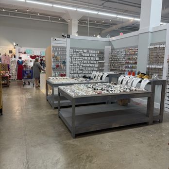 PAINTED TREE BOUTIQUE - Updated September 2025 - 122 Photos & 14 ...