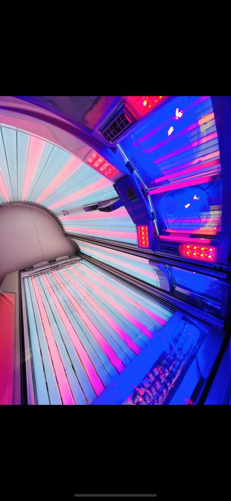 BRONZE BUNS TANNING SALON - Updated August 2025 - 77 Photos & 658 ...