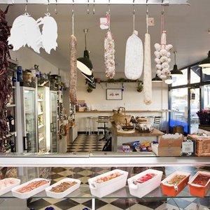 THE PIE MAN - Updated July 2024 - 12 Photos & 10 Reviews - 16 Cale ...