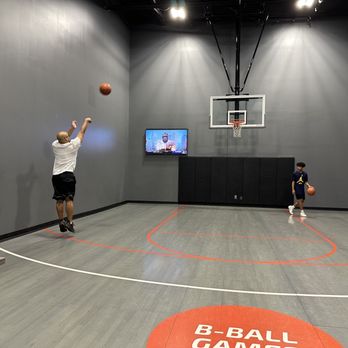 THE BASKETBALL SOCIAL HOUSE | B-BALL GAMES - Updated May 2025 - 136 ...