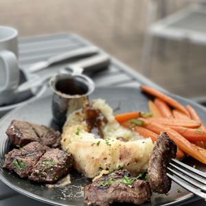 THE DIVING ELK - 54 Photos & 98 Reviews - 1101 4th St, Sioux City, Iowa ...