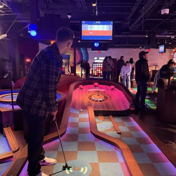 PUTTSHACK - ADDISON - Updated June 2025 - 336 Photos & 164 Reviews ...