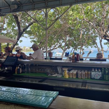 HIGH TIDE BAR & SEAFOOD GRILL - Updated February 2025 - 364 Photos ...