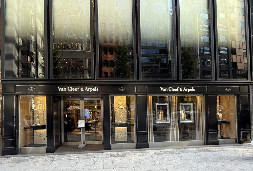 VAN CLEEF & ARPEL, GINZA SIX BOUTIQUE - Updated December 2024 - Chuo-Ku ...