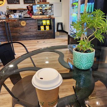 ROOSTERS COFFEEHOUSE - 61 Photos & 23 Reviews - 202 Main St, Roxbury ...