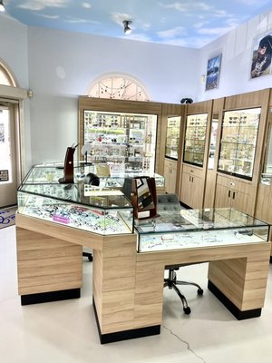 EUROPTICS - Updated December 2025 - 23 Photos & 104 Reviews - 947 S ...