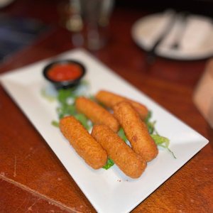 THE WHEELTAPPER PUB AND PATIO - Updated November 2024 - 90 Photos & 225 ...