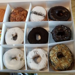 BEACON DOUGHNUTS - 475 Photos & 200 Reviews - 810 W Armitage Ave ...