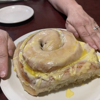 CARRIAGE CROSSING RESTAURANT AND BAKERY - Updated August 2024 - 163 ...