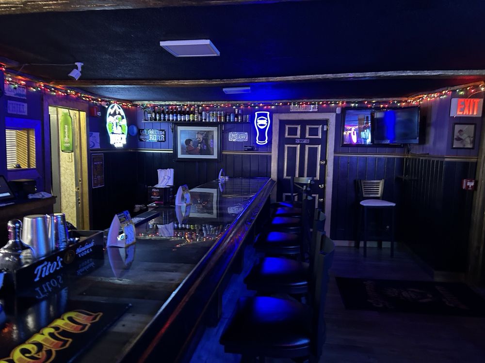 LEGENDS TAVERN - Updated June 2026 - 4 Putnam Rd, Central Village ...