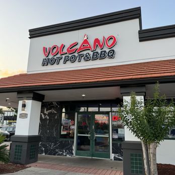 VOLCANO HOT POT & BBQ - Updated May 2024 - 335 Photos & 159 Reviews ...