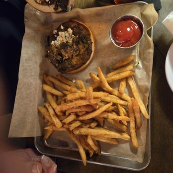 STACK BURGERS & BOURBON - Updated December 2025 - 80 Photos & 75 ...