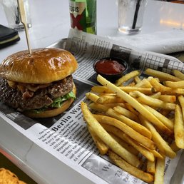 GOATS ARENA SPORTS BAR - Updated October 2025 - 135 Photos & 190 ...