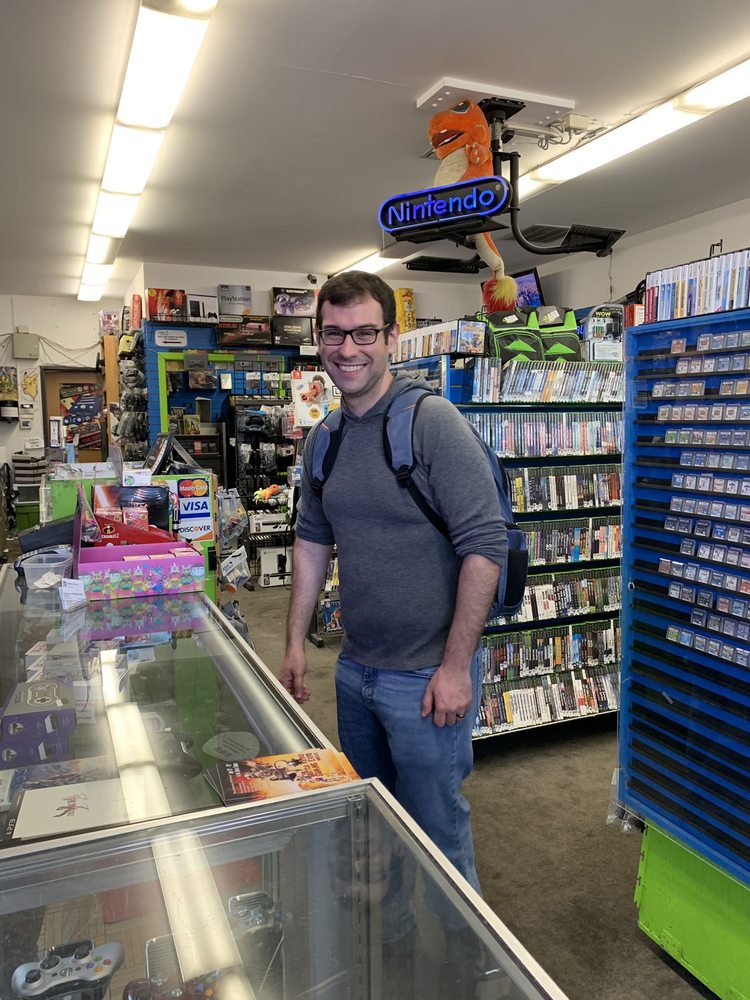 GAME GURUS - 17 Photos & 49 Reviews - 9901 Aurora Ave N, Seattle ...