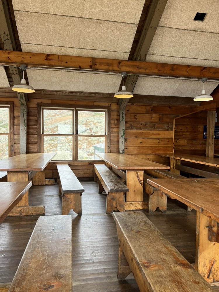 AMC LAKES OF THE CLOUDS HUT - Updated December 2025 - 13 Photos - Dry ...