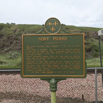 FORT PIERRE HISTORICAL MARKER - 305 1st St, Fort Pierre, South Dakota ...