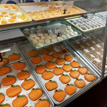 WILSON’S BAKERY - Updated December 2025 - 56 Photos & 71 Reviews - 1719 ...