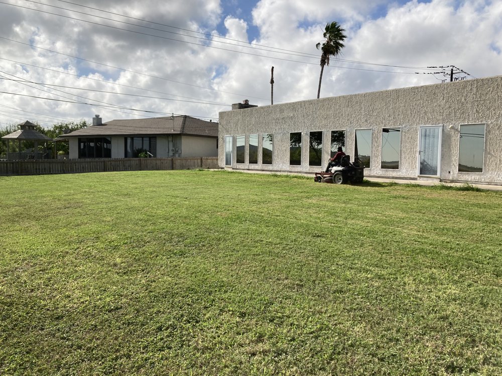 MR SAENZ EXPERT LAWN CARE - Updated August 2025 - 36 Photos - Corpus Christi, Texas - Lawn ...